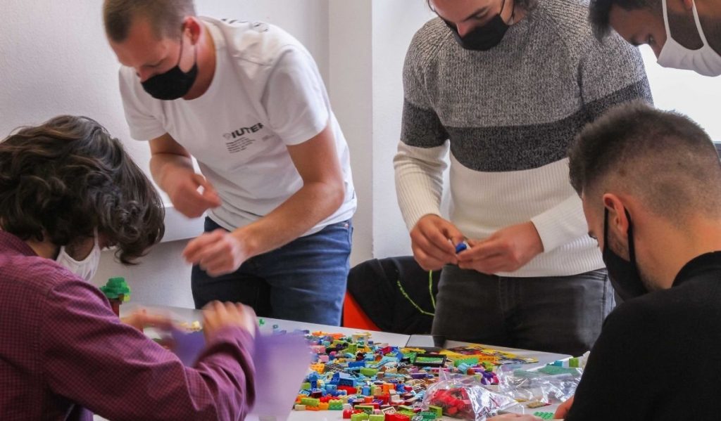 Lego for scrum : apprendre une méthode agile de manière ludique à ...